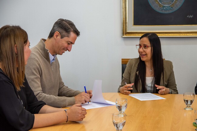 La UNLaR fortalece vínculos institucionales con empresas riojanas a ...